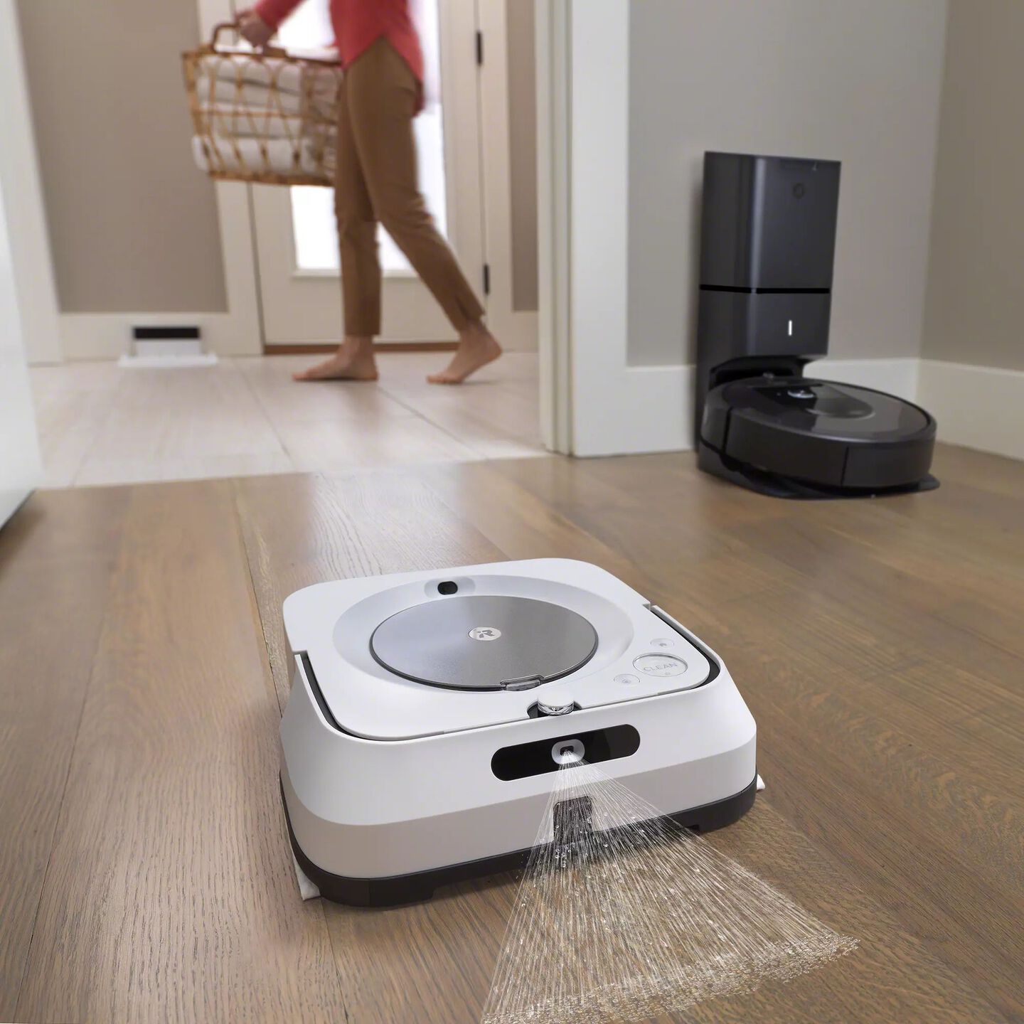 Roomba® i7+ Self-Emptying Robot Vacuum Cleaner | iRobot®